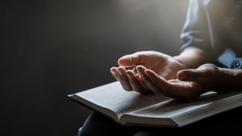 O Credo da Igreja Católica – Via Crucis